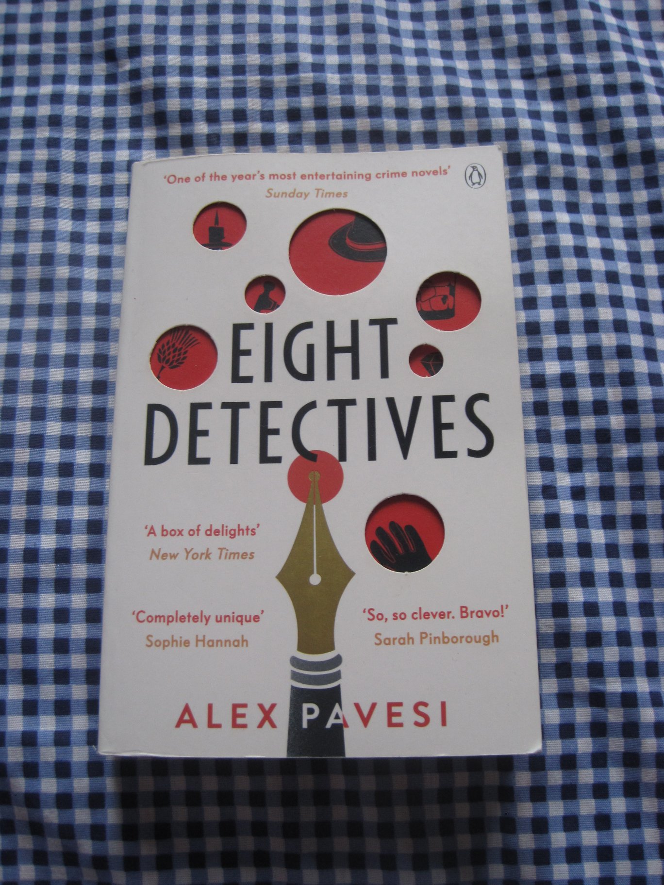 The Eight Detectives - Solve The Murder